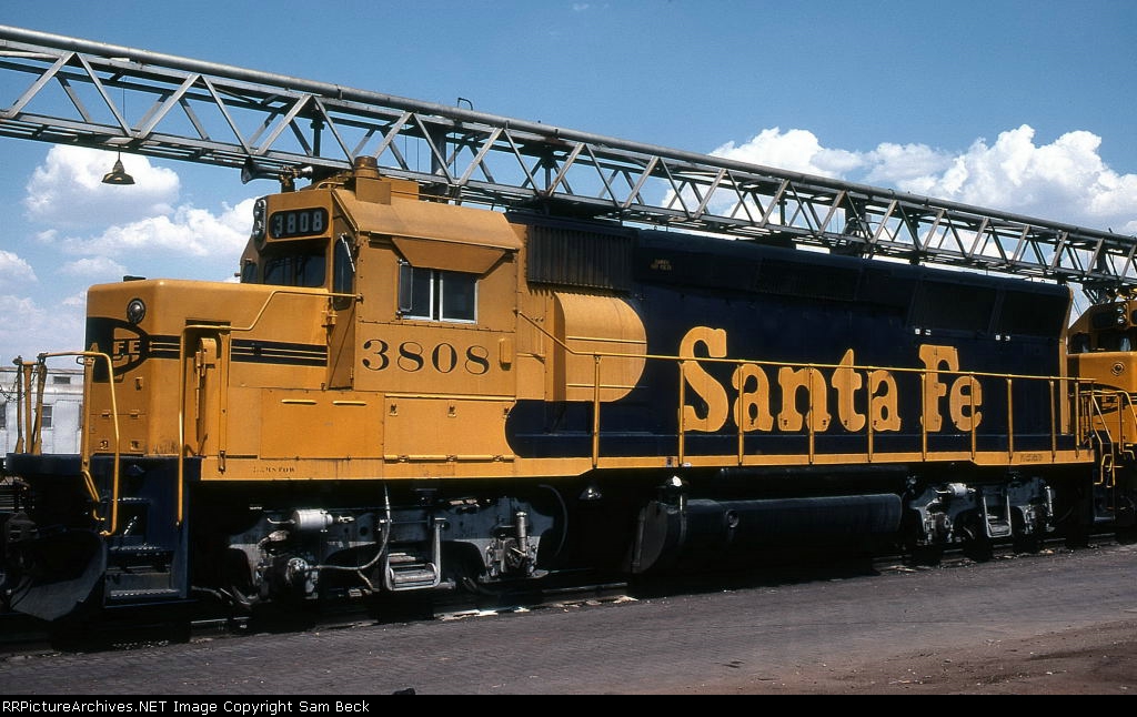 ATSF 3808--GP40X